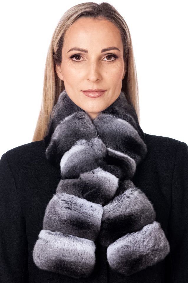 Chinchilla Scarf With A Slit In Horizontal Style